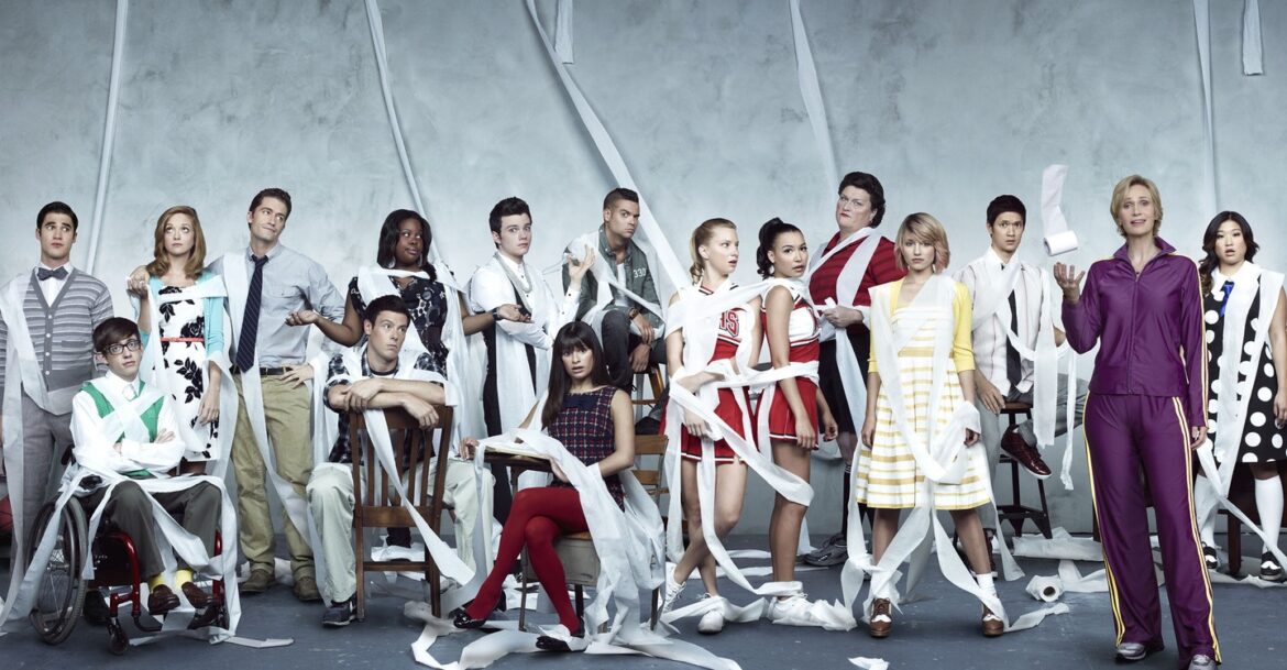 Top 60 Favorite Glee Songs (10 per season): - Geeky KOOL