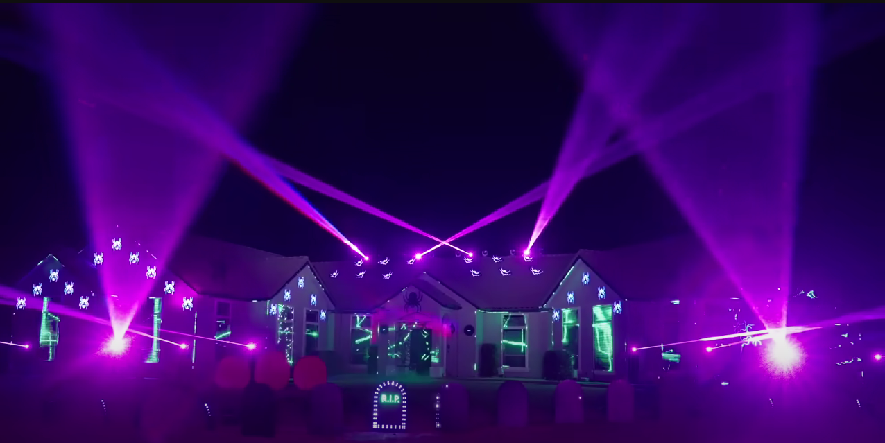 Video: 2024 Halloween Light Show Part 1 - Geeky KOOL